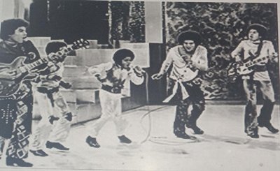 1971: Michael Jackson inicio su carrera uniendose al grupo The Five, y ahi fue que comenzo su ...